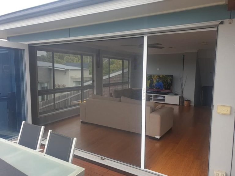 Retractable Screens - Monaro Screens